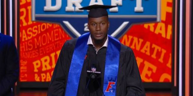 Watch as Carlos Dunlap graduates from Florida at the NFL Draft ...